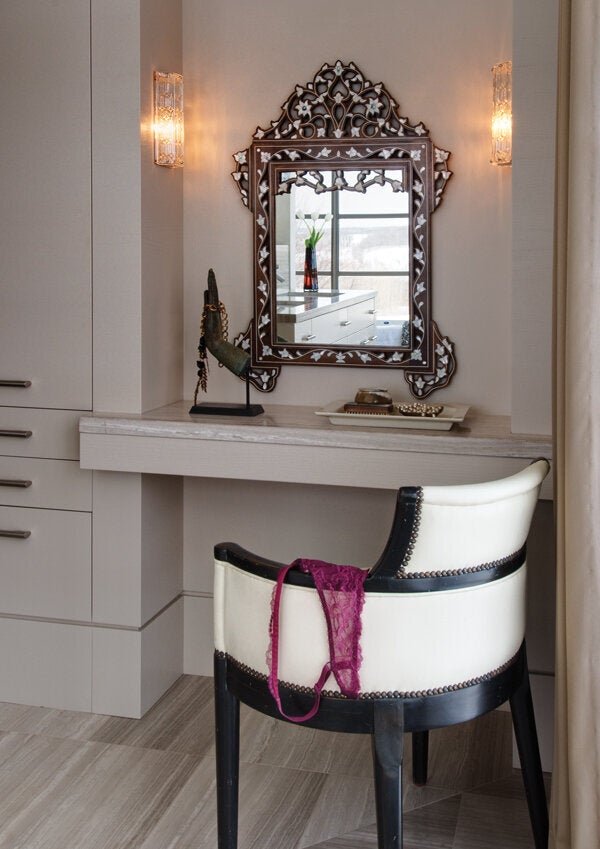 Morning Routines are a Snap With a Stylish Vanity | HuffPost Style