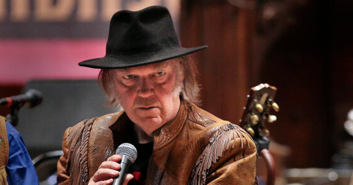 Neil Young Warns Oilsands Will Look Like 'The Moon,' Blue Rodeo's Jim ...