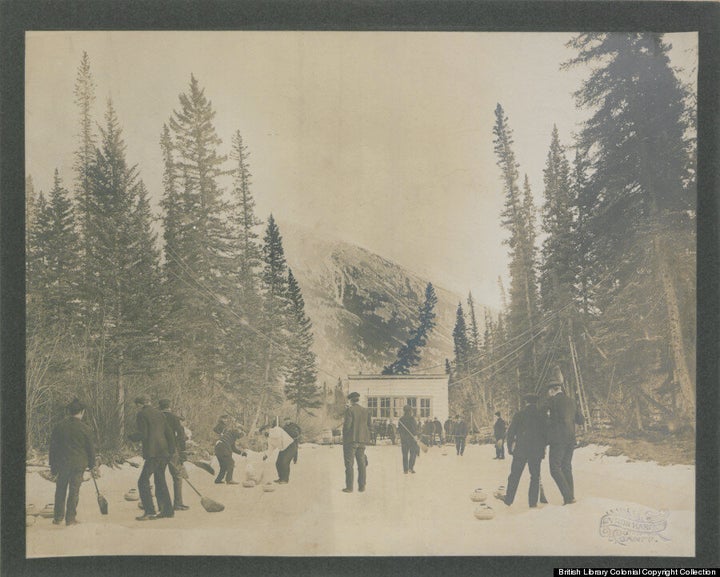 10 Vintage Photos Of Canada That Prove The Country Looks Good Young Or ...