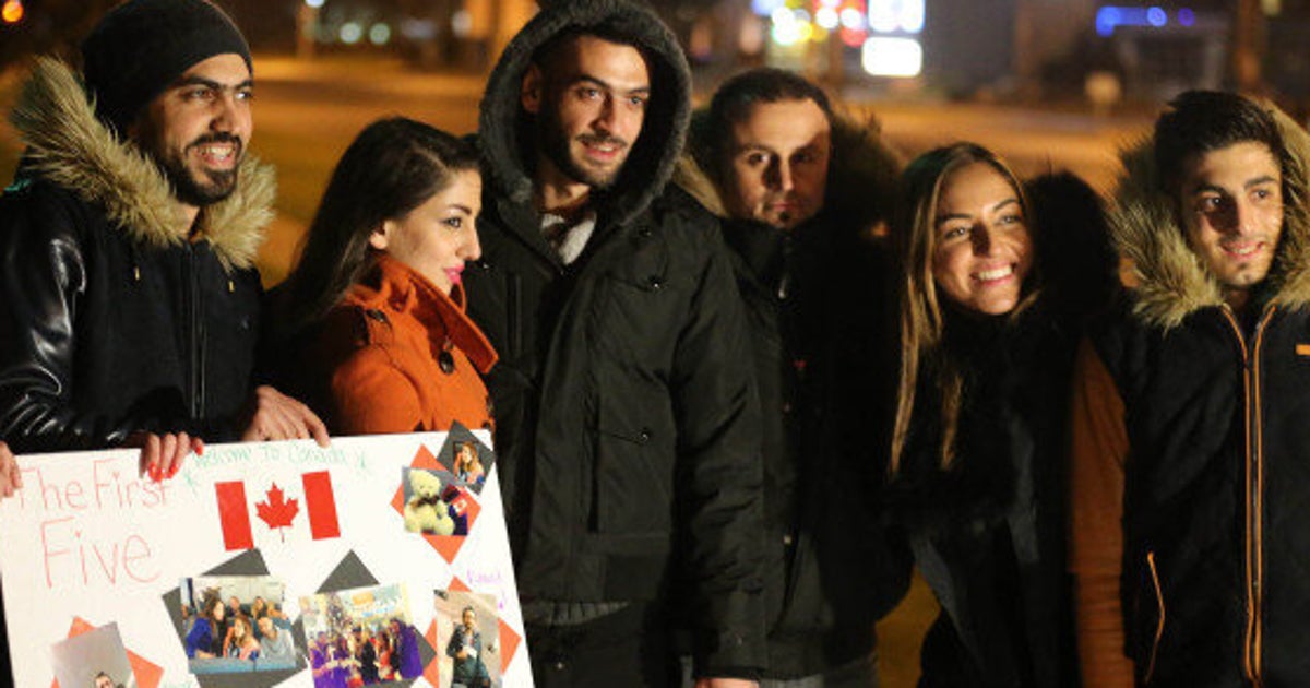 Ontario Community Shines As Syrians Welcomed to Canada | HuffPost News