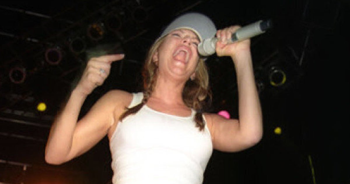 17 Most Embarrassing On Stage Moments In Music History | HuffPost News