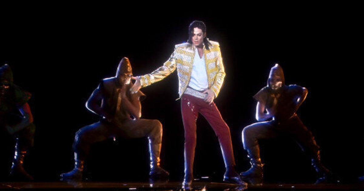 Michael Jackson Hologram Receives Standing Ovation At Billboard Music ...