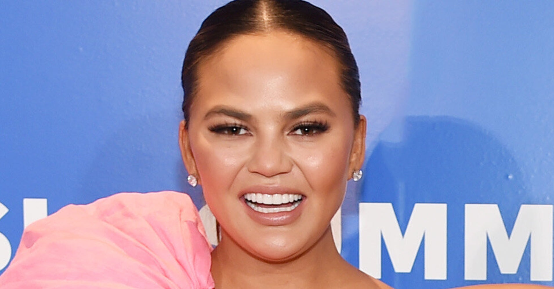 Chrissy Teigen's Apology For 'The Voice' Spoiler Is A Master Class In ...