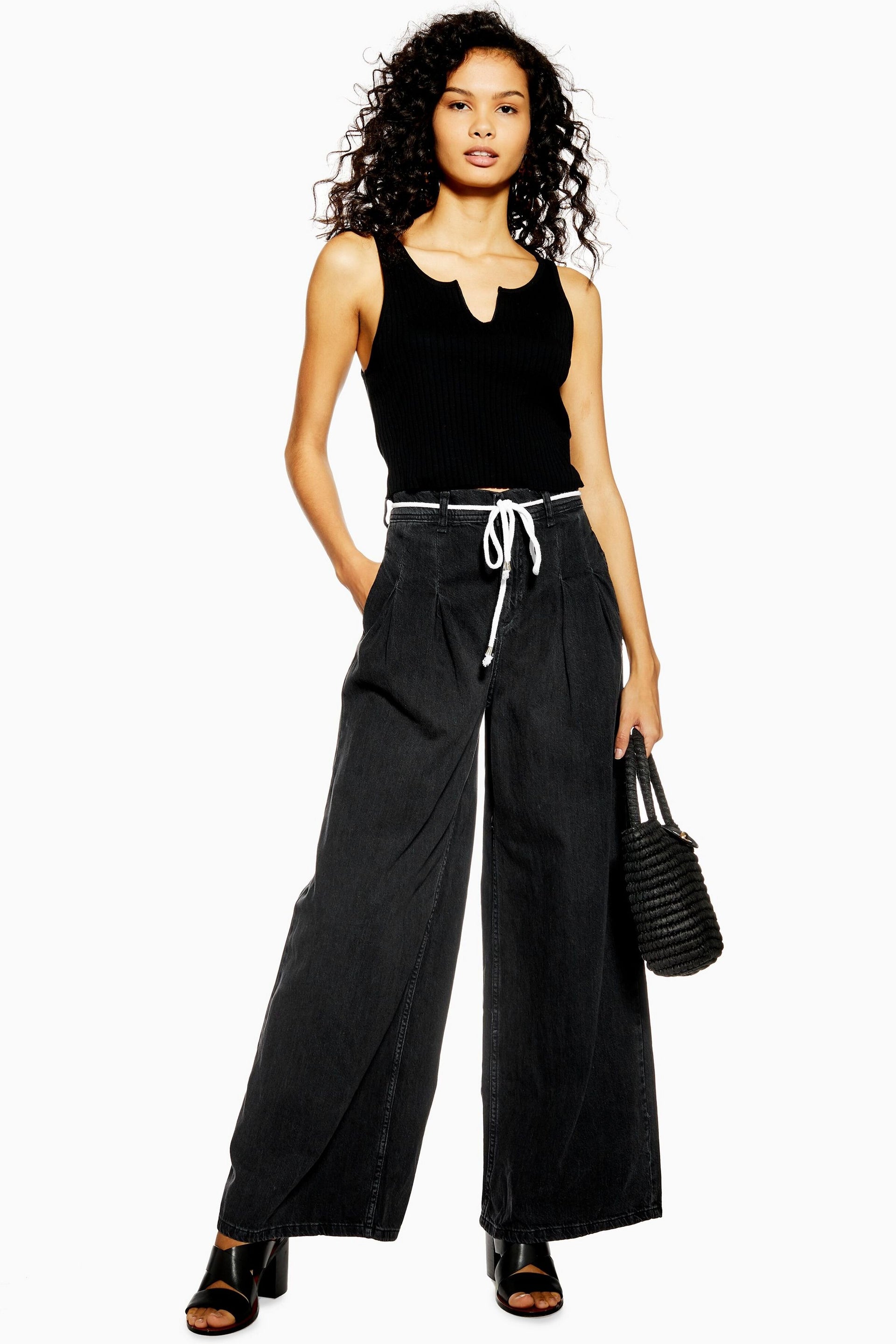 How To Wear The 'Weird Jeans' You Keep Seeing All Over The Internet ...