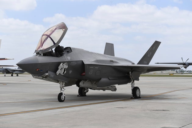 «Πάγωμα» της εκπαίδευσης των Τούρκων πιλότων των F-35 εξετάζουν οι ΗΠΑ ...