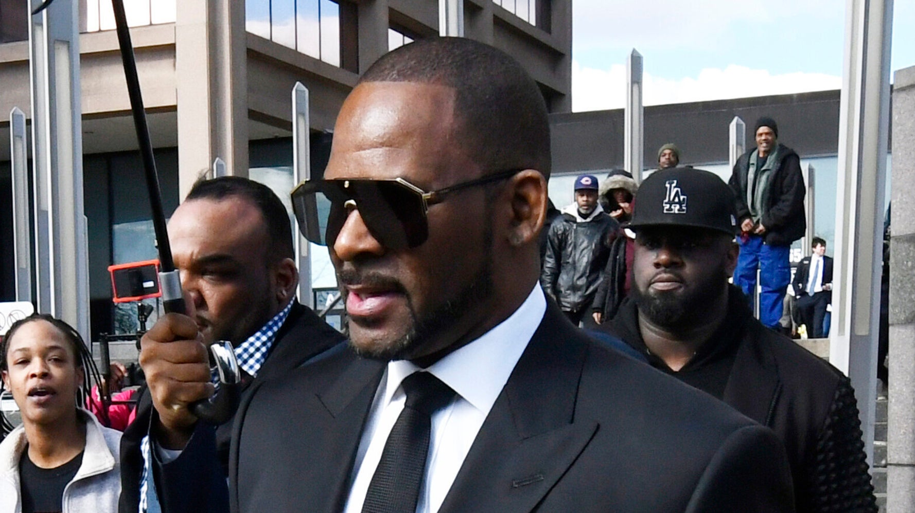 R. Kelly Faces New Set Of Sexual Abuse Charges In Chicago: Reports ...