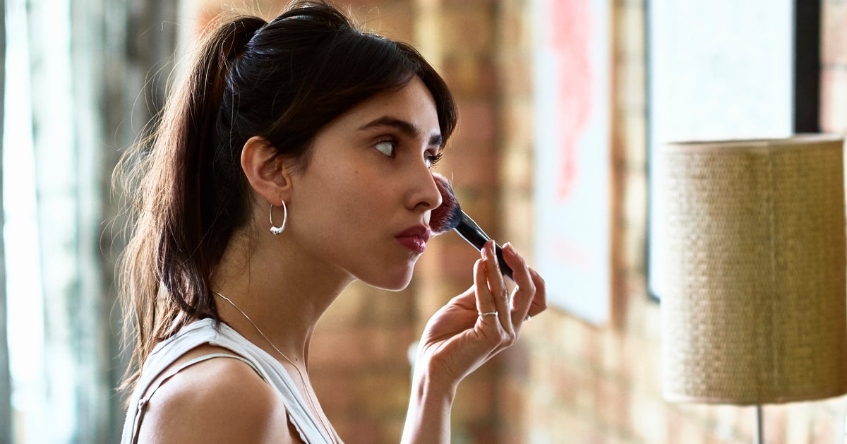 How To Prevent Makeup From Rolling And Pilling Off Your Face | HuffPost ...