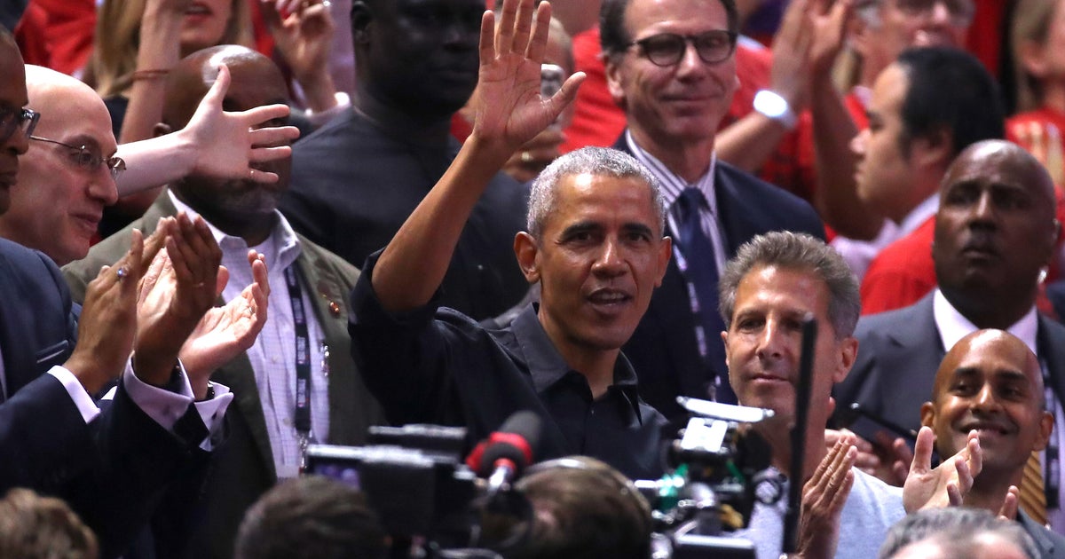 Barack Obama Gets Hero's Welcome At NBA Finals In Toronto With Cheers ...