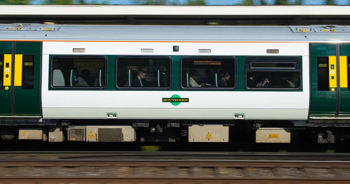 Southern Rail Driver 'Time Tunnel Train Steve' Delights Commuters By ...