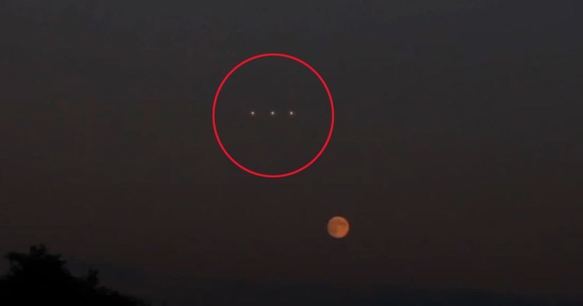 Three Strange Light UFO Orbs Caught Over Le Planestel, France ...