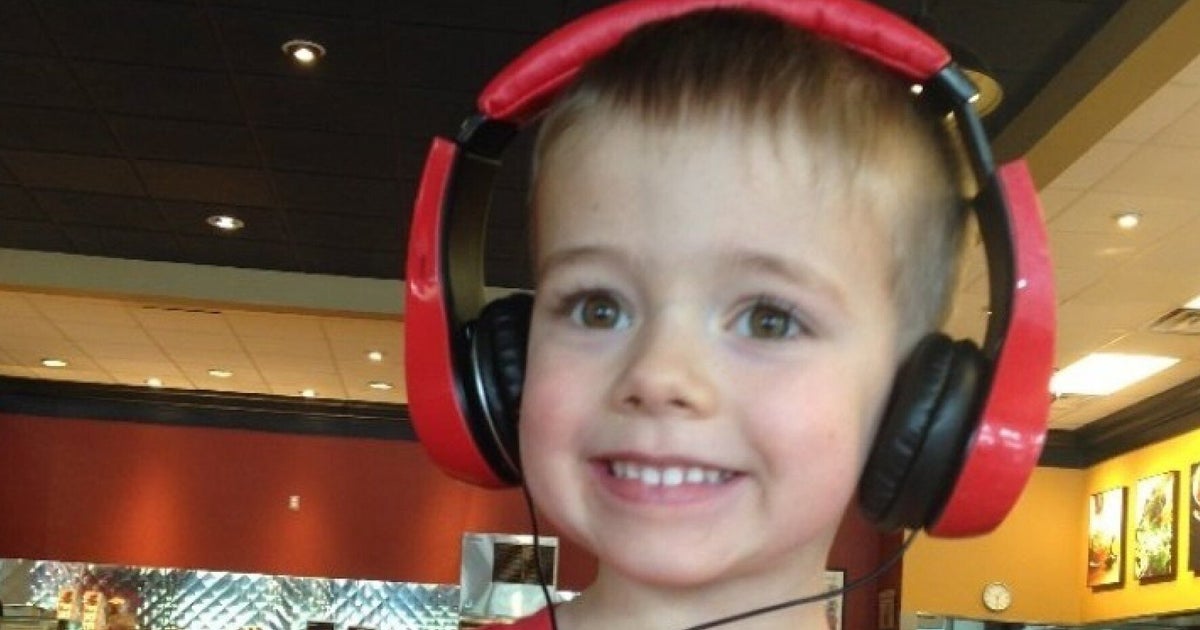 Taylor Swift Donates $10,000 For Therapy Dog To Protect Five-Year-Old ...