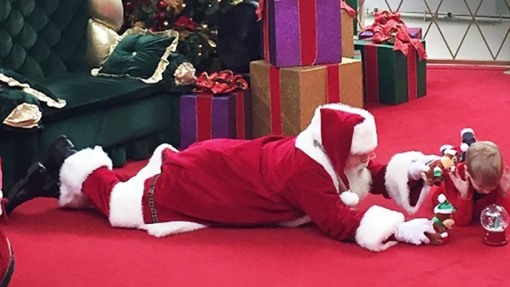 Santa Makes Christmas Extra Special For A Little Boy With Autism In ...