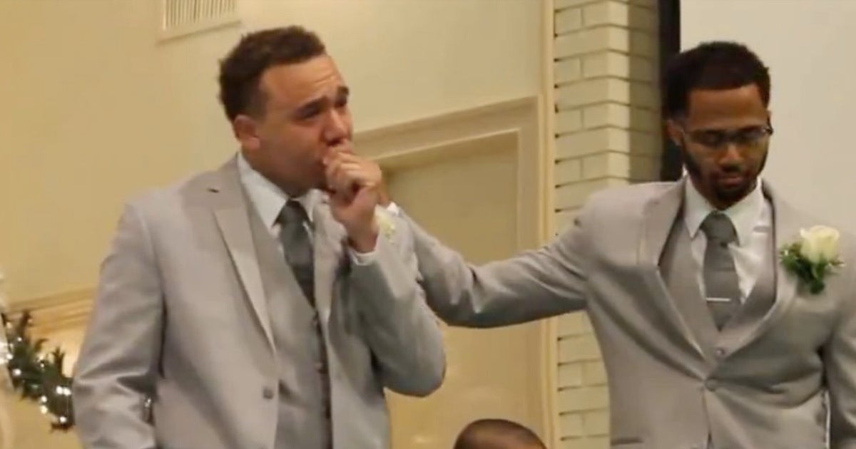 The Emotional Moment A Groom Sees His Bride And Bursts Into Tears ...