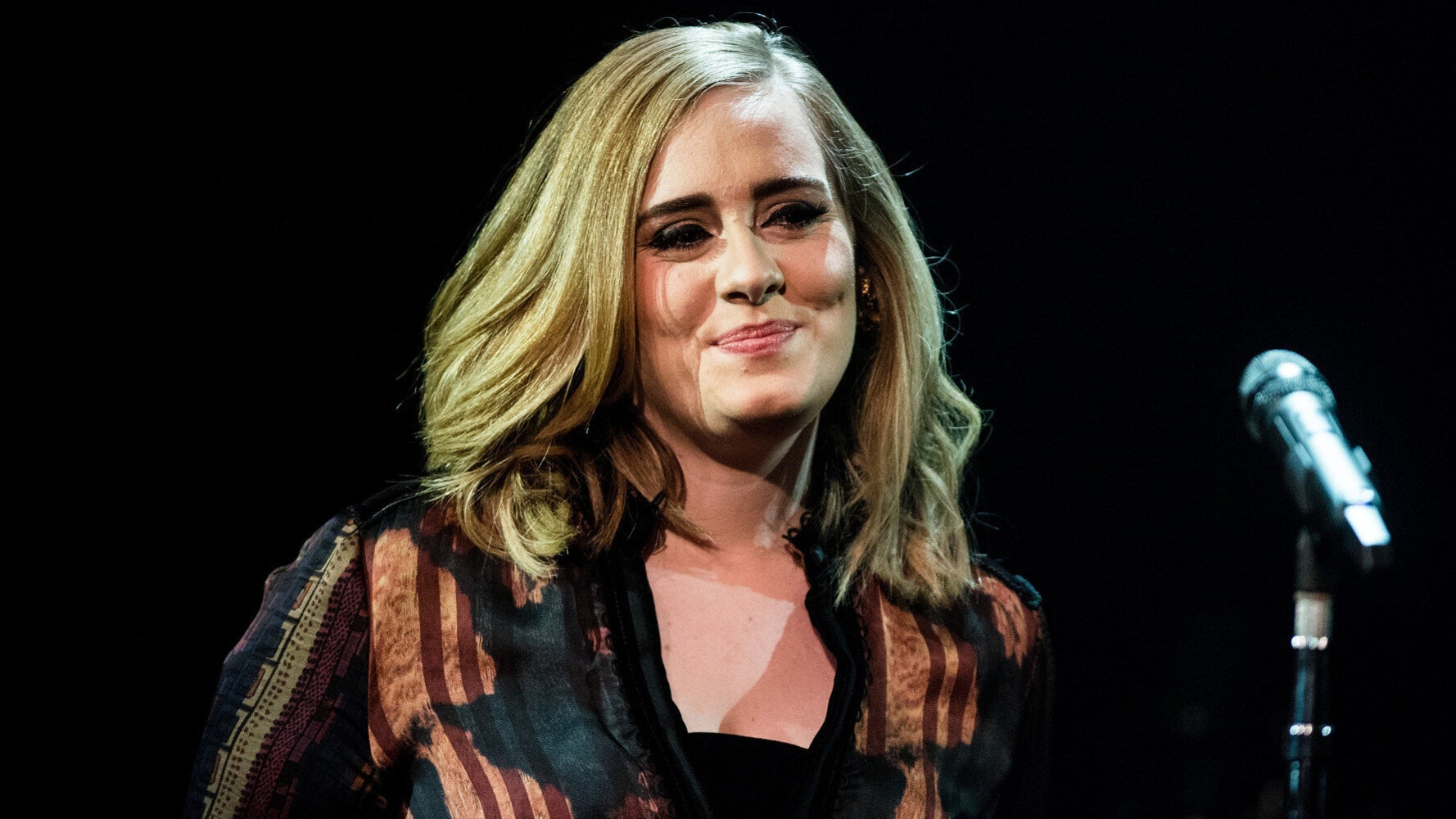 Adele Reveals New Short Hair Cut During X Factor Performance | HuffPost ...