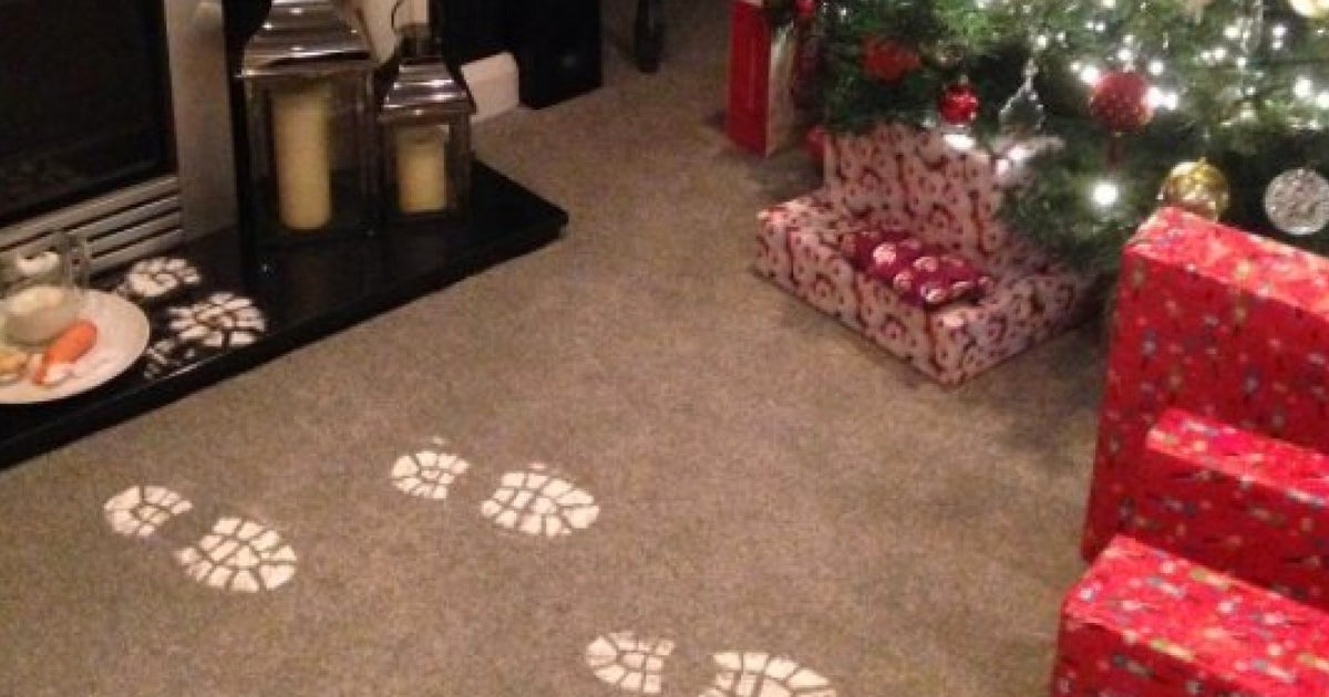 How To Make Santa Footprints For Kids At Christmas | HuffPost UK Parents
