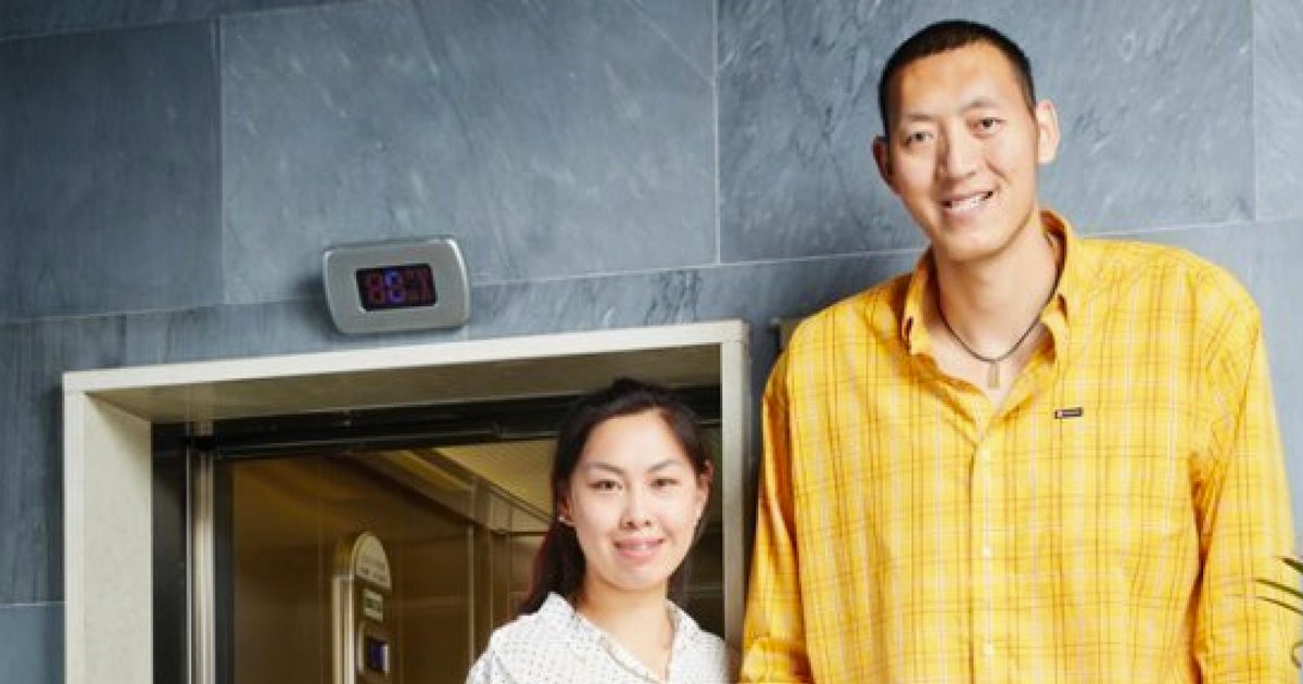 World's Tallest Couple, Sun Mingming and Xu Yan, Offer Advice For ...