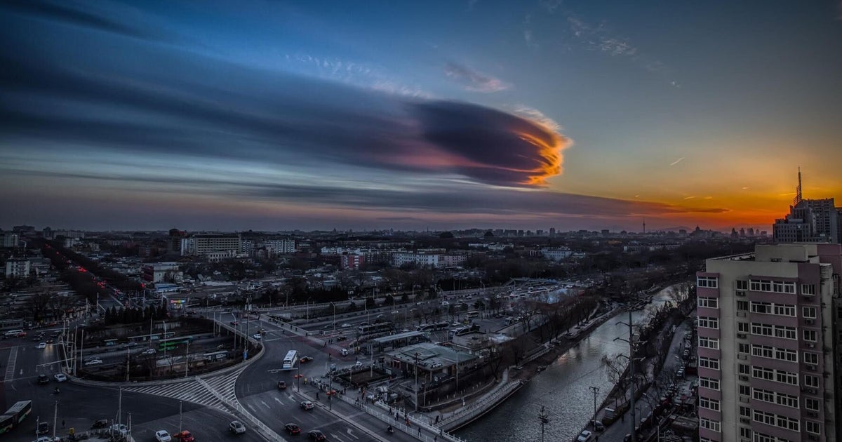 Confusing Meteorite Shaped Cloud Spotted Over Beijing | HuffPost UK News