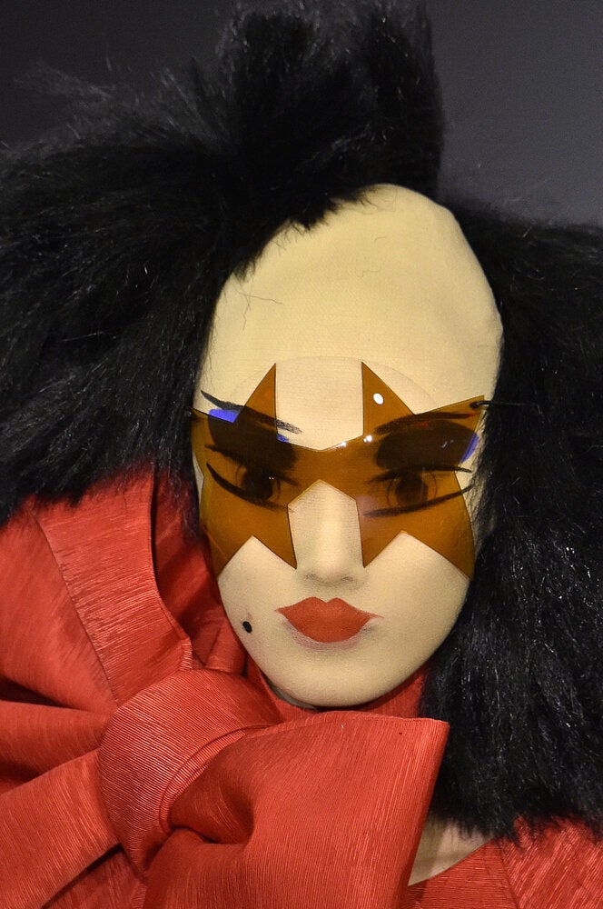 London Fashion Week Beauty Trend: Gareth Pugh Sees Spring 2016 As The ...