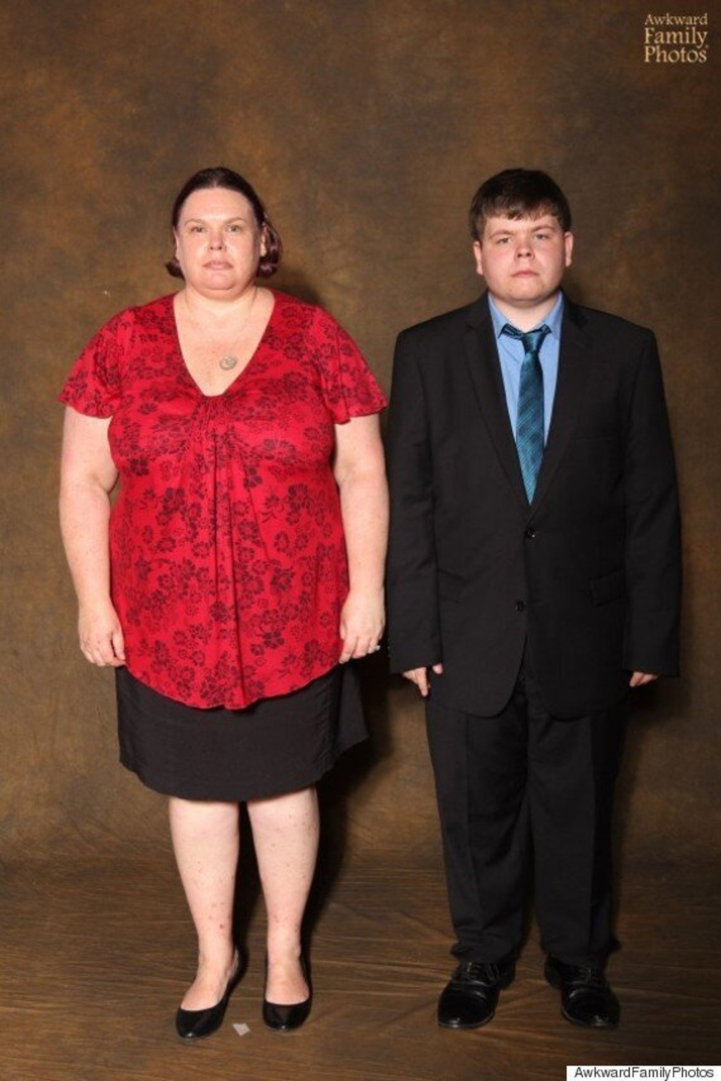 Awkward Family Photos: 12 Embarrassing Mum Photos That Prove Why They ...