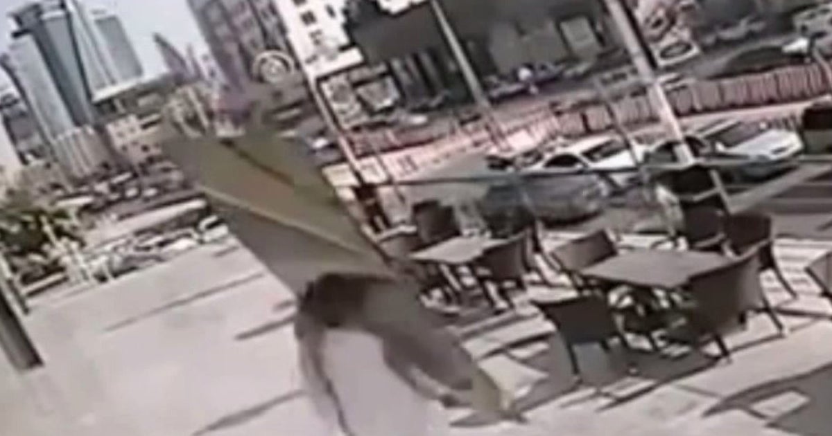 Man Hit By Falling Windowpane In Saudi Arabia Miraculously Survives ...