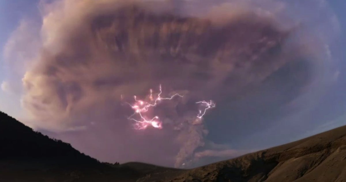 Rare Video Captures Super-Charged Volcanic Ash Cloud Sparked By ...
