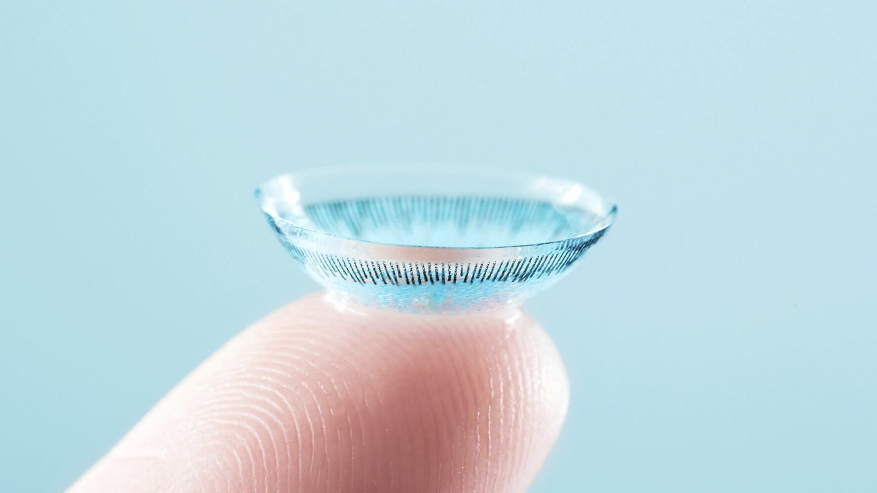 Contact Lenses 'Alter Eye Bacteria' And Increase The Risk Of Infections ...