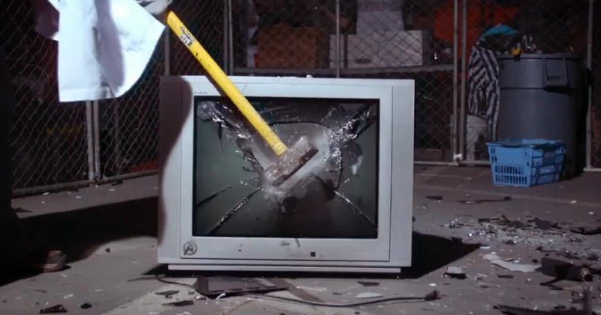 Mashable Smashing Everything In Slow Motion Is A Great TGIF Moment ...