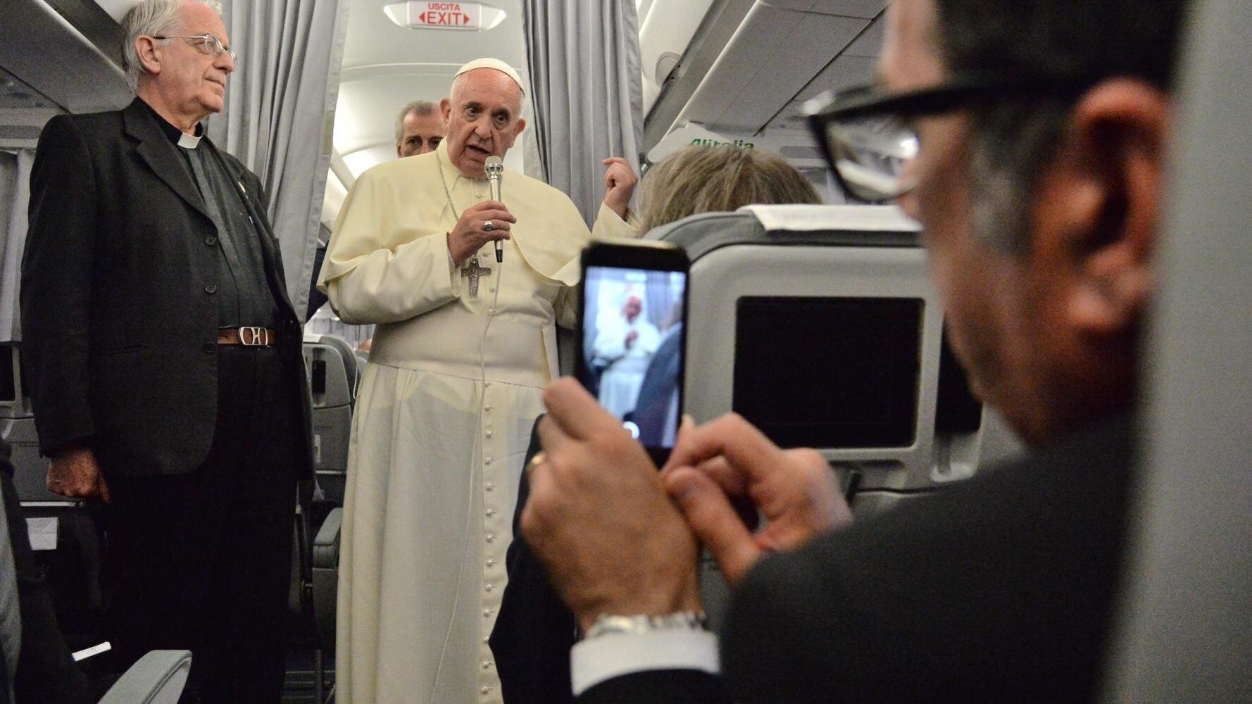Pope Francis Warns Parents About Children Having Computers In Their ...