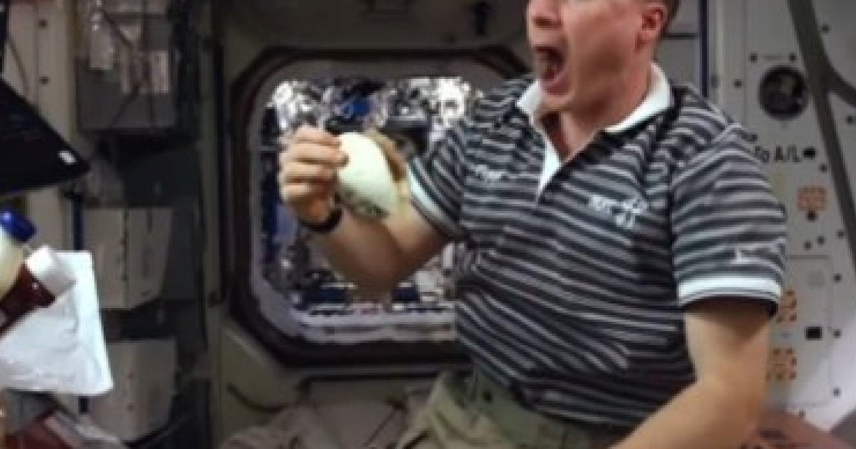 NASA Astronauts Eat Burgers In Outer Space And Film It In High ...
