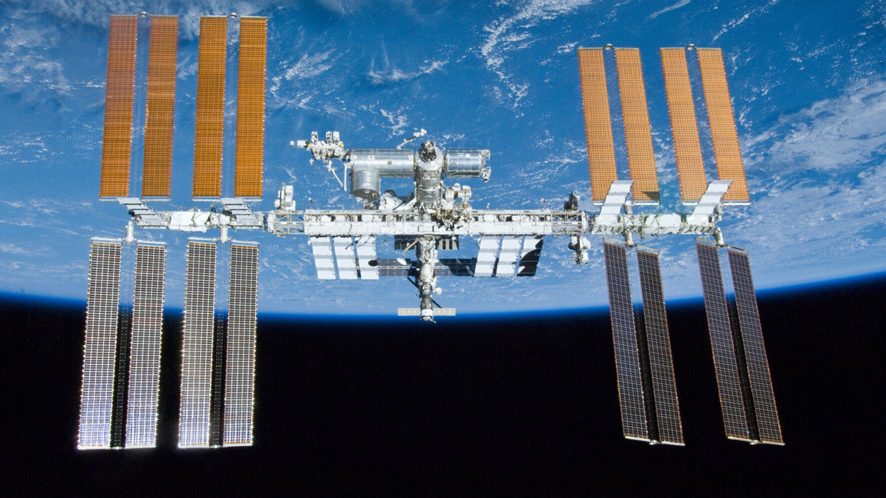 NASA Celebrates 15 Years Of Humans Living On The International Space ...