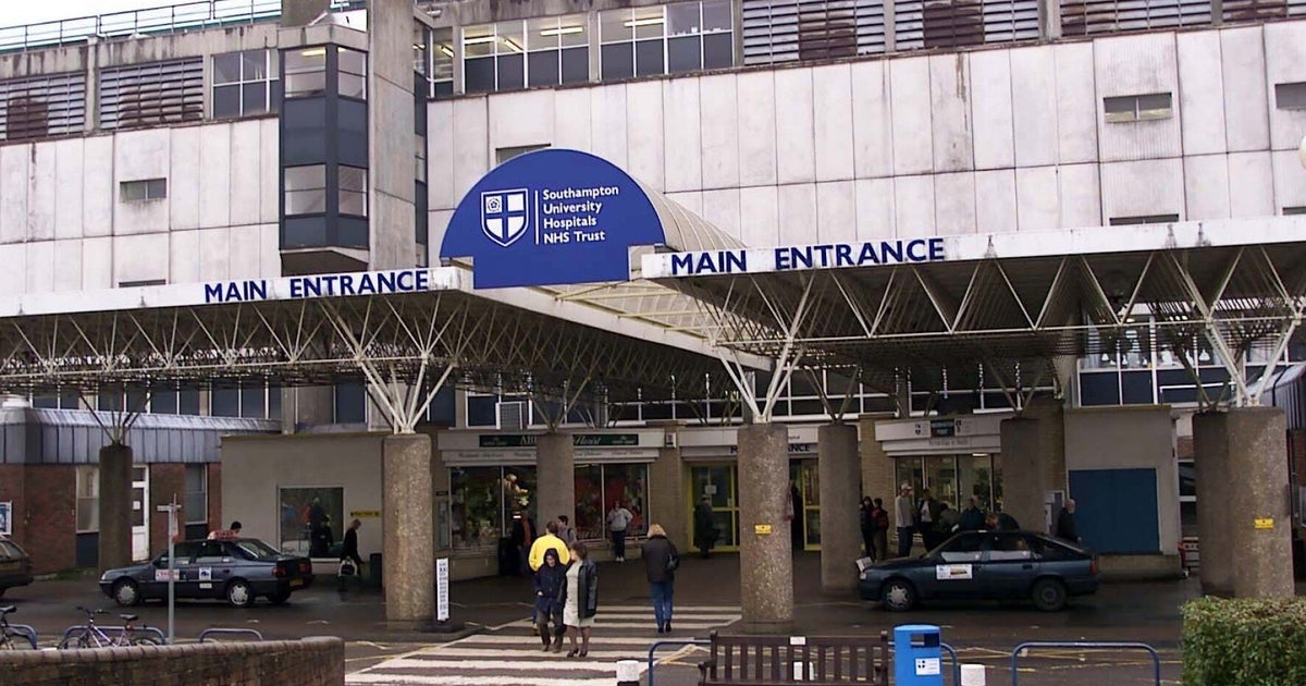 Teenage Cancer Patient Alex Elliott Dies After His Parents Fought ...