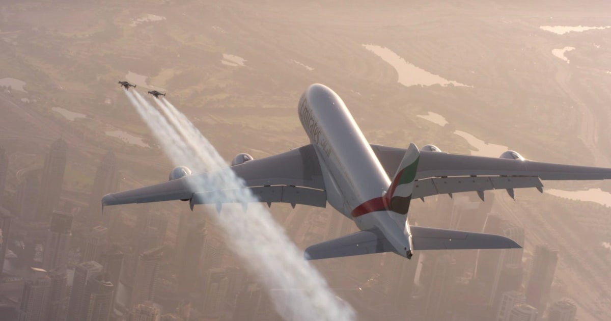 Watch Two Jetpack Pilots Perform An Astonishing Wingtip Flight With An ...