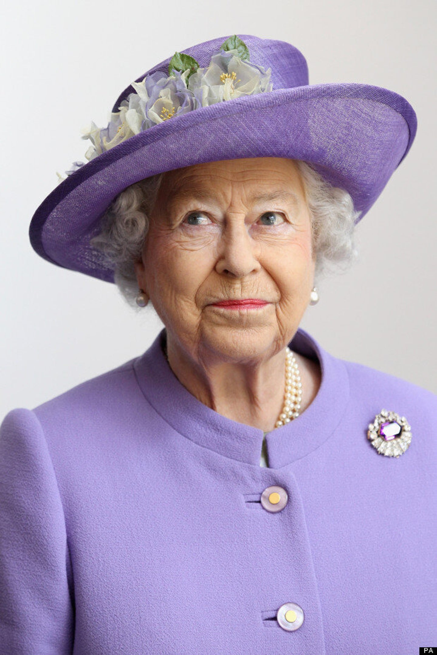 Lovely In Lilac: The Queen Hits Herfordshire | HuffPost UK Style