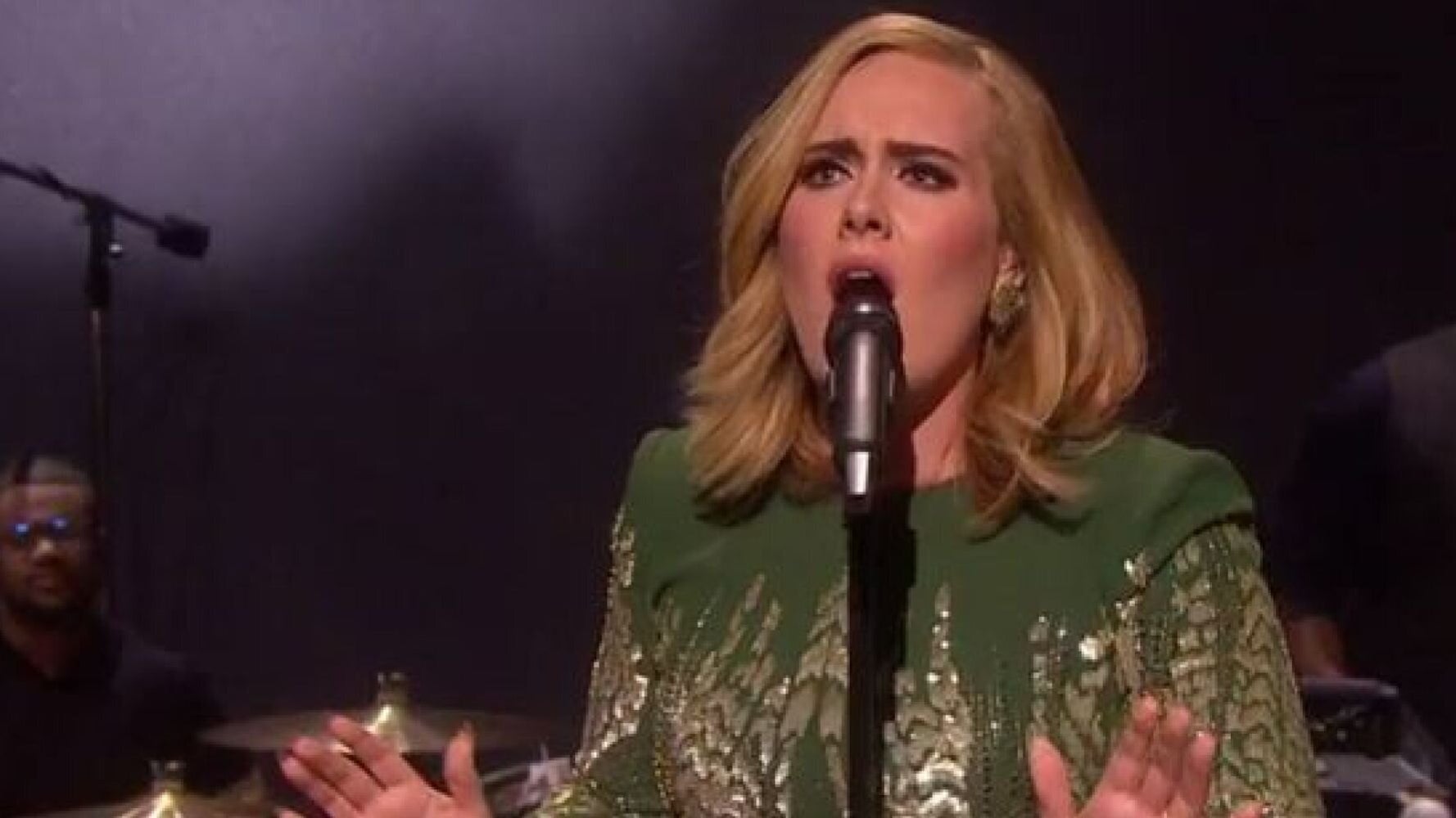 'Adele At The BBC': Watch Singer Perform 'Hello' Live For The First ...
