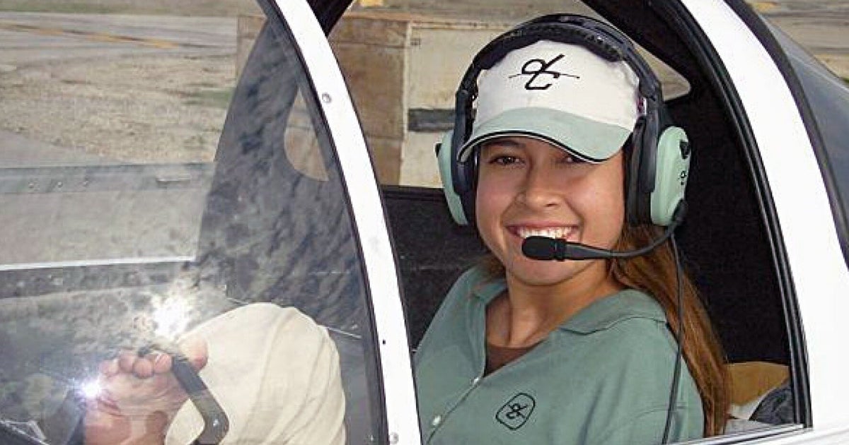 Woman Born Without Arms, Jessica Cox, Defies All Odds To Become Pilot ...