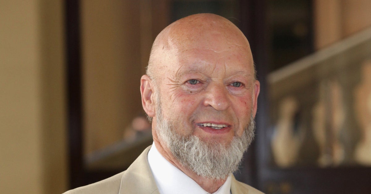 Glastonbury Line-Up 2015: Michael Eavis Confirms Sunday Night Headliner ...