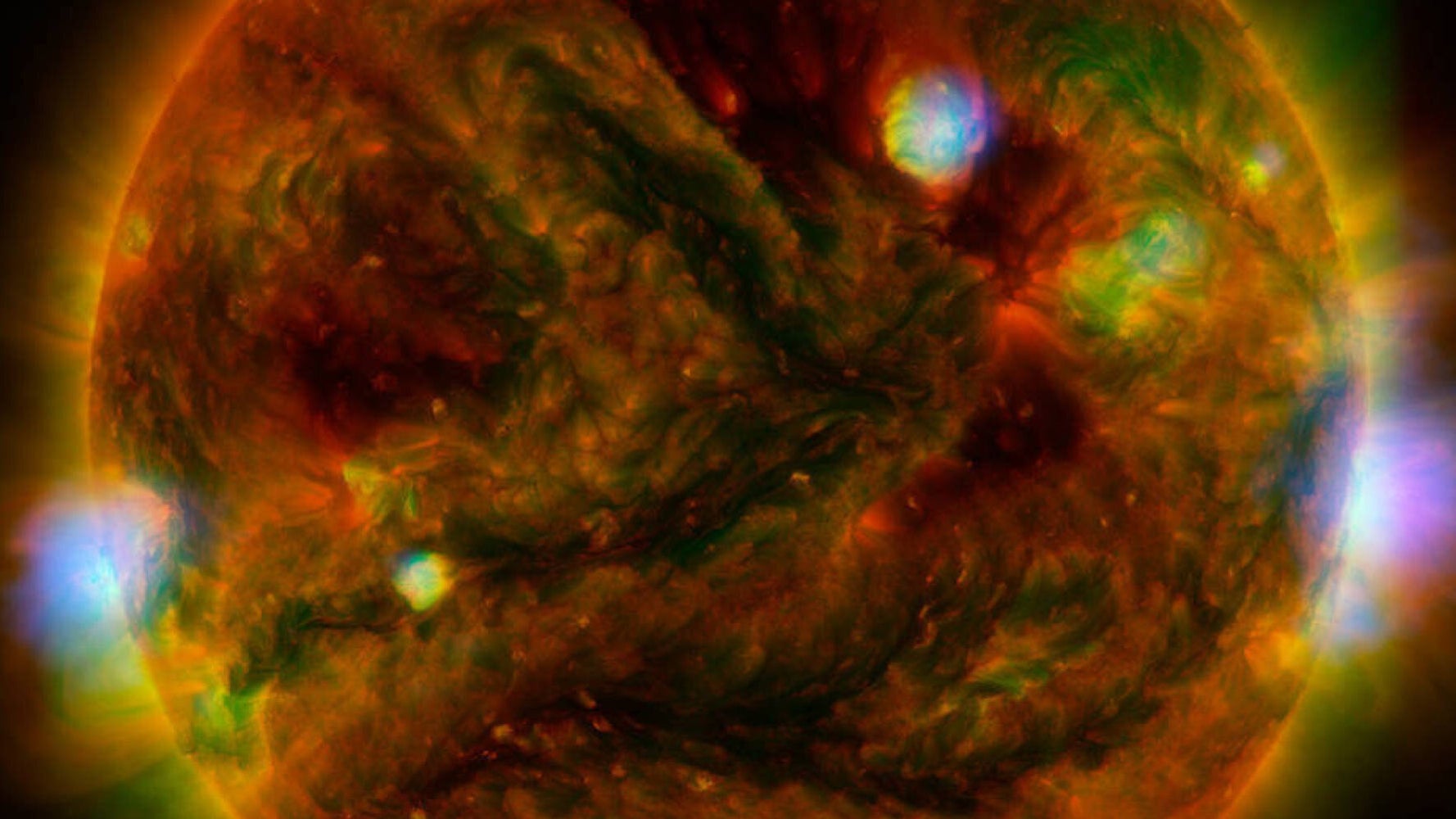 NASA's Telescope And Japan's Hinode Spacecraft Capture Stunning Image ...