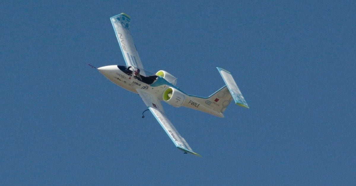 Electric Plane Airbus E-Fan Flying Across English Channel Makes ...