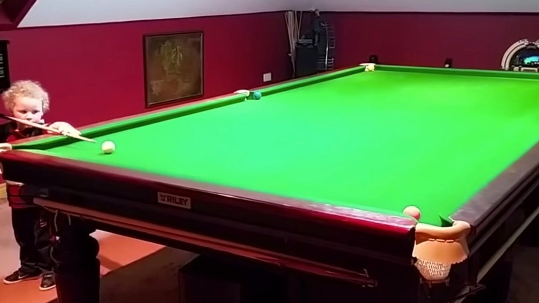 Three-Year-Old Shows Off Incredible Snooker Skills And Becomes Internet ...