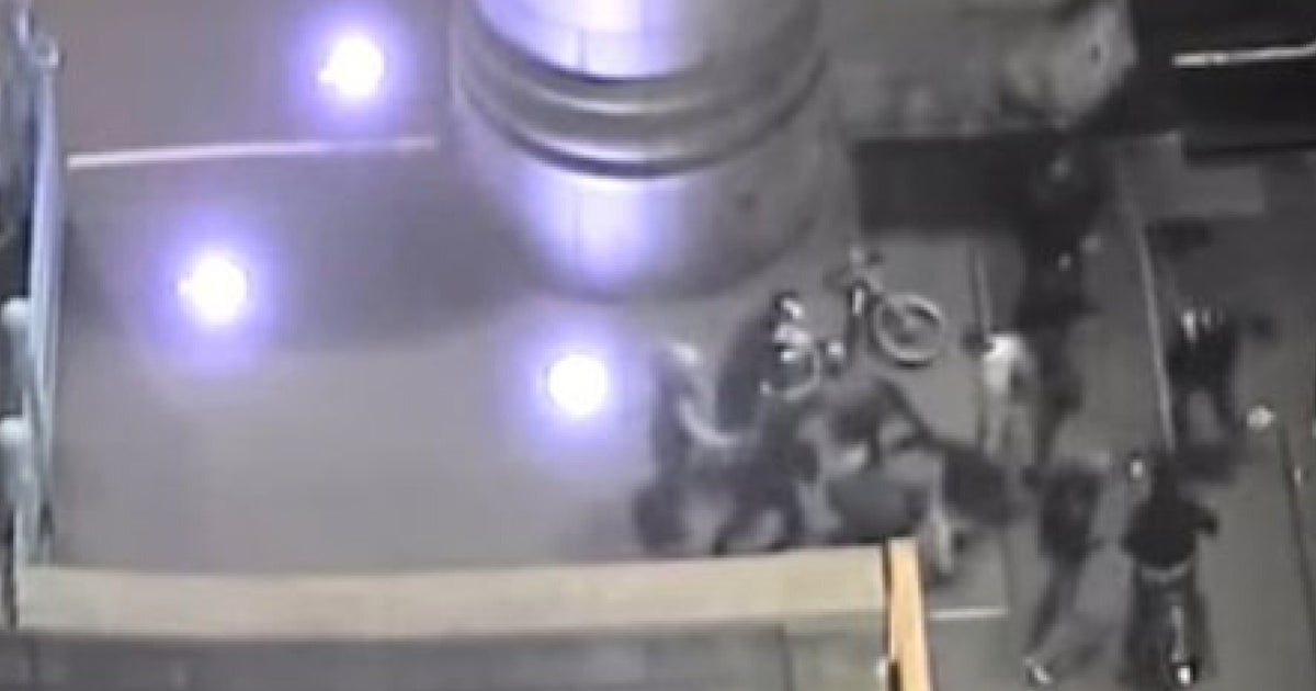 Tower Bridge Attack: Police Appeal For Witnesses After CCTV Shows Gang ...
