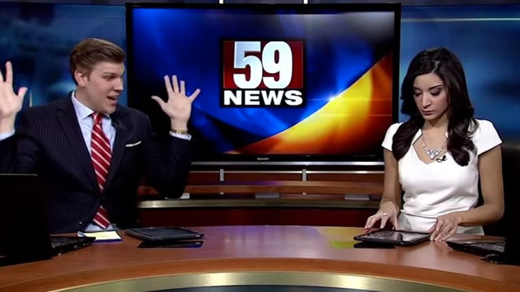 News Anchor Dances To 'Shake It Off', His Co-Anchor Isn't Impressed ...