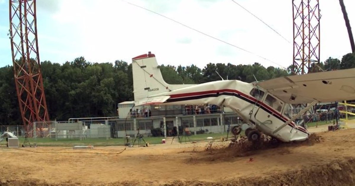 NASA Crashes Airplanes To Avoid Malaysia Airlines Flight MH370 Repeat ...
