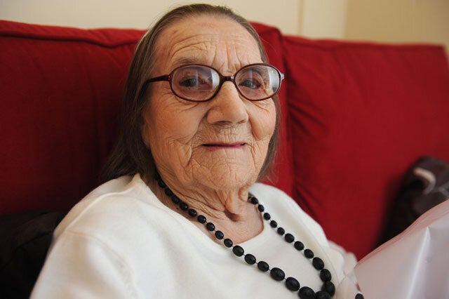 Great Grandmother Turns 104 Without A Single Grey Hair Huffpost Uk