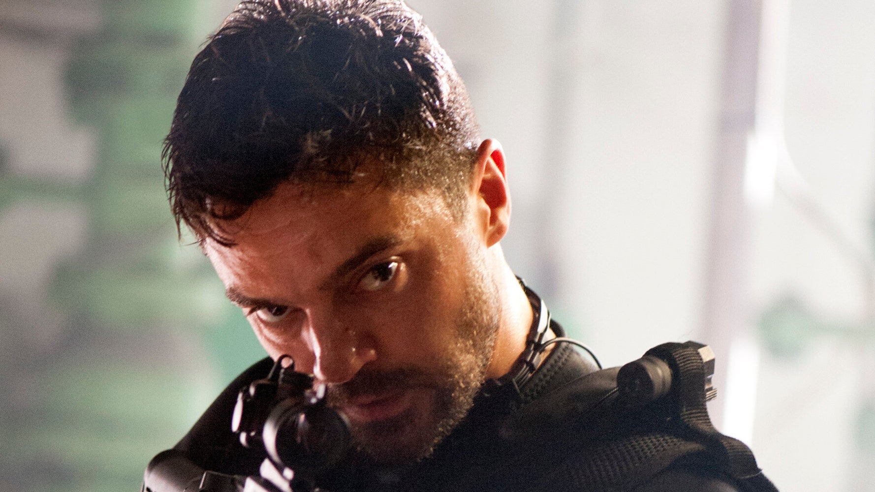 Dominic Cooper Looks The Part In First Image For Action Thriller ...