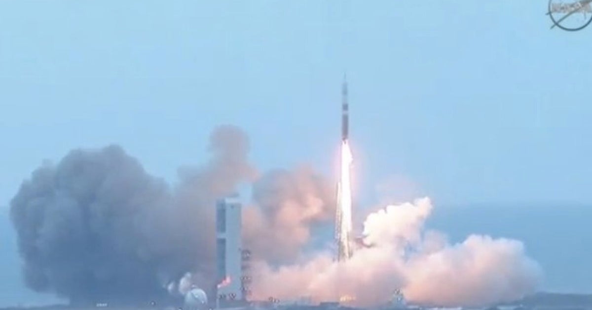 NASA 'Orion' Mars Spacecraft In Textbook 'Golden Spike' First Mission ...