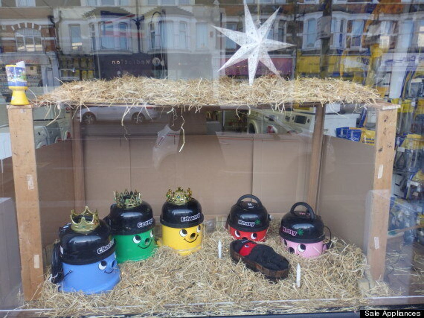 This Henry Hoover Nativity Scene Wins The Internet | HuffPost UK News
