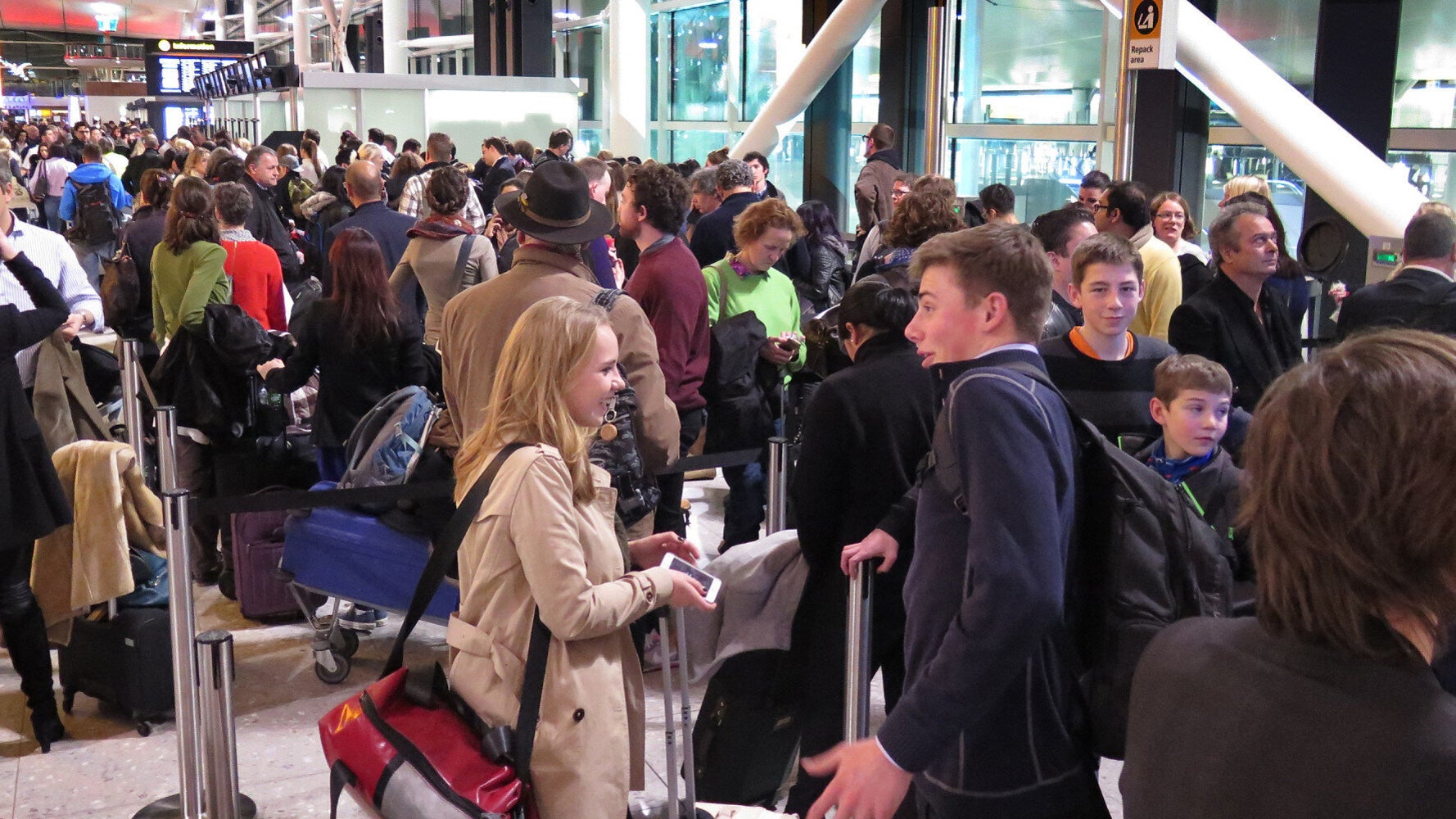 Strip Air Traffic Boss Richard Deakin Of Xmas Bonus, Says MP | HuffPost ...