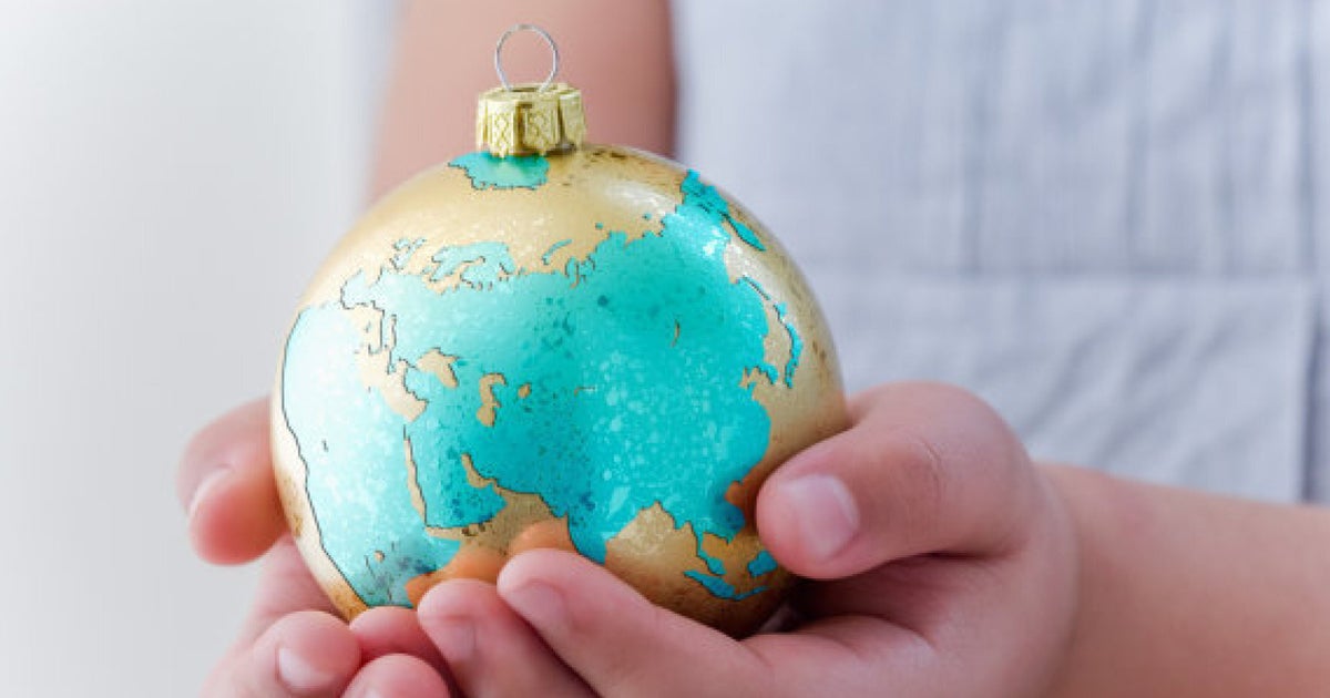 Christmas Around The World: How Different Countries Celebrate The ...