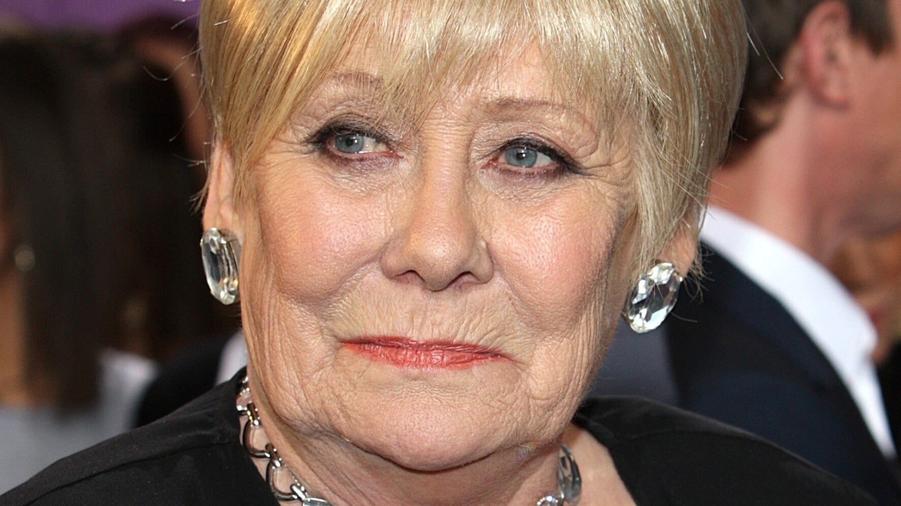Anne Kirkbride Dead: ‘Coronation Street' Veteran Liz Dawn Says The ...