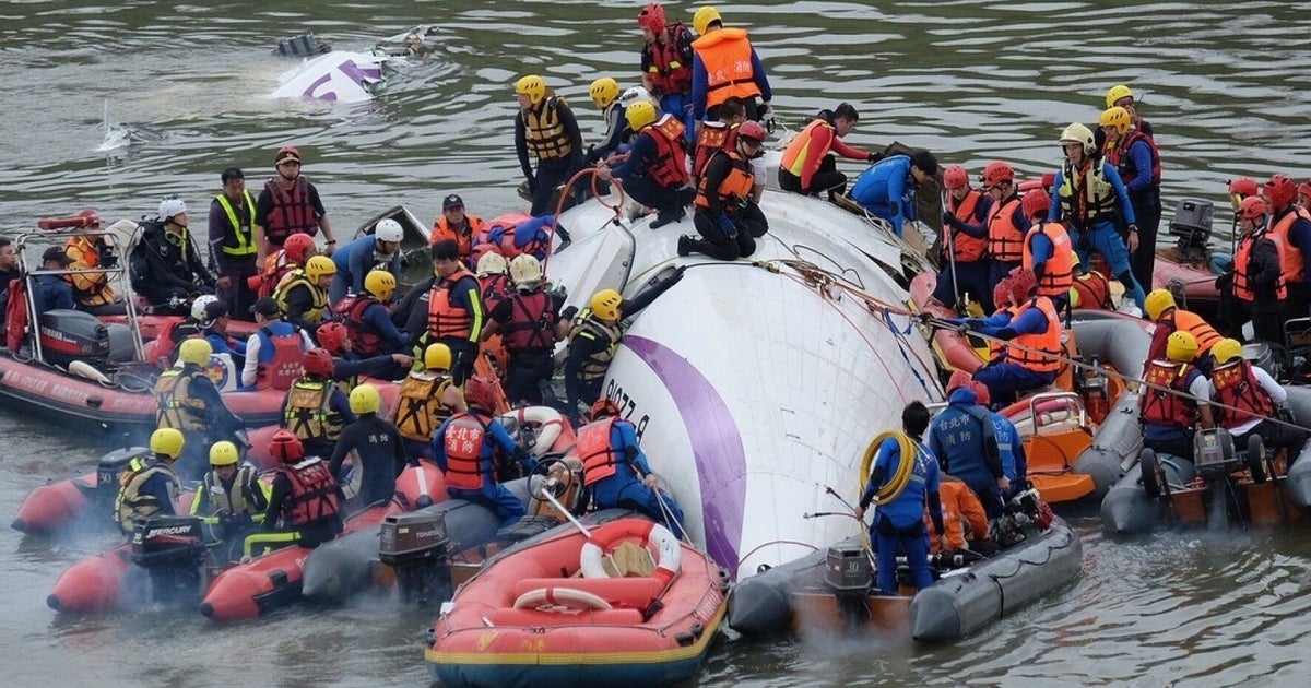 Taiwan Plane Crash Livestream Of Rescue As Survivors Pulled From ...